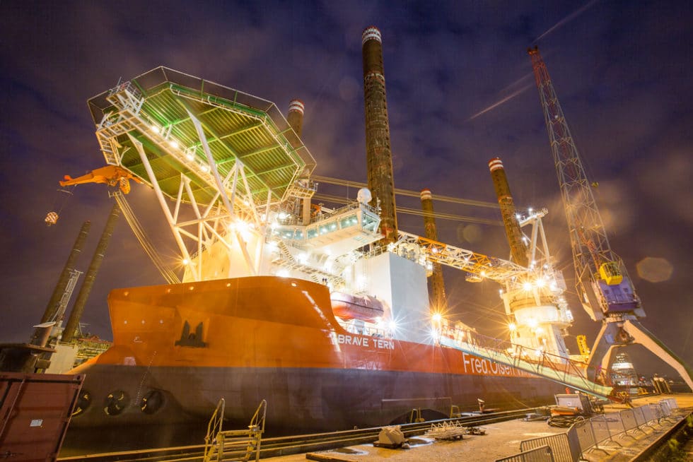 Jack-up Brave Tern completes major crane refit - Drydock Magazine
